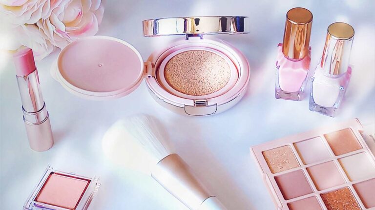 【大阪】プロが似合うメイクを教えてくれるレッスンのあるサロン9選 | パーソナルカラー診断おすすめナビ