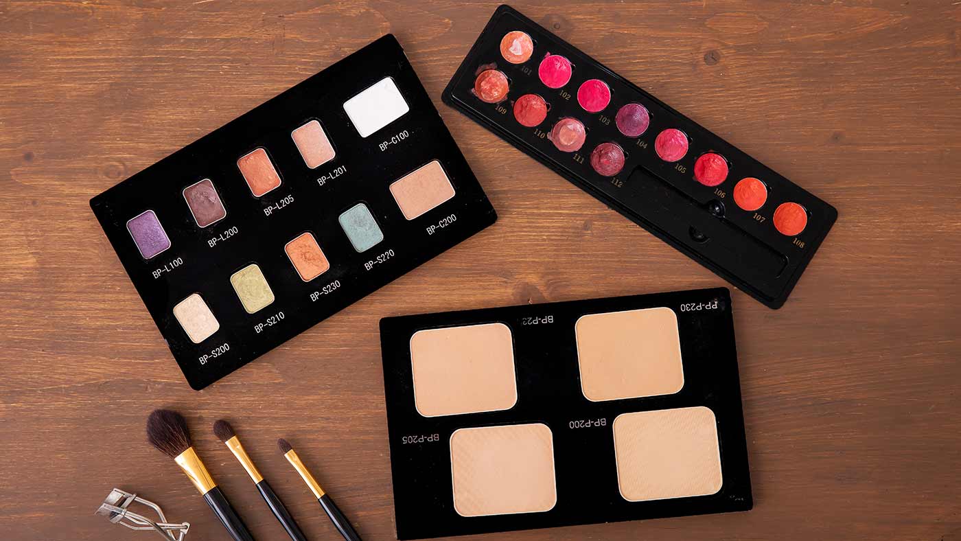 【大阪】プロが似合うメイクを教えてくれるレッスンのあるサロン9選 | パーソナルカラー診断おすすめナビ